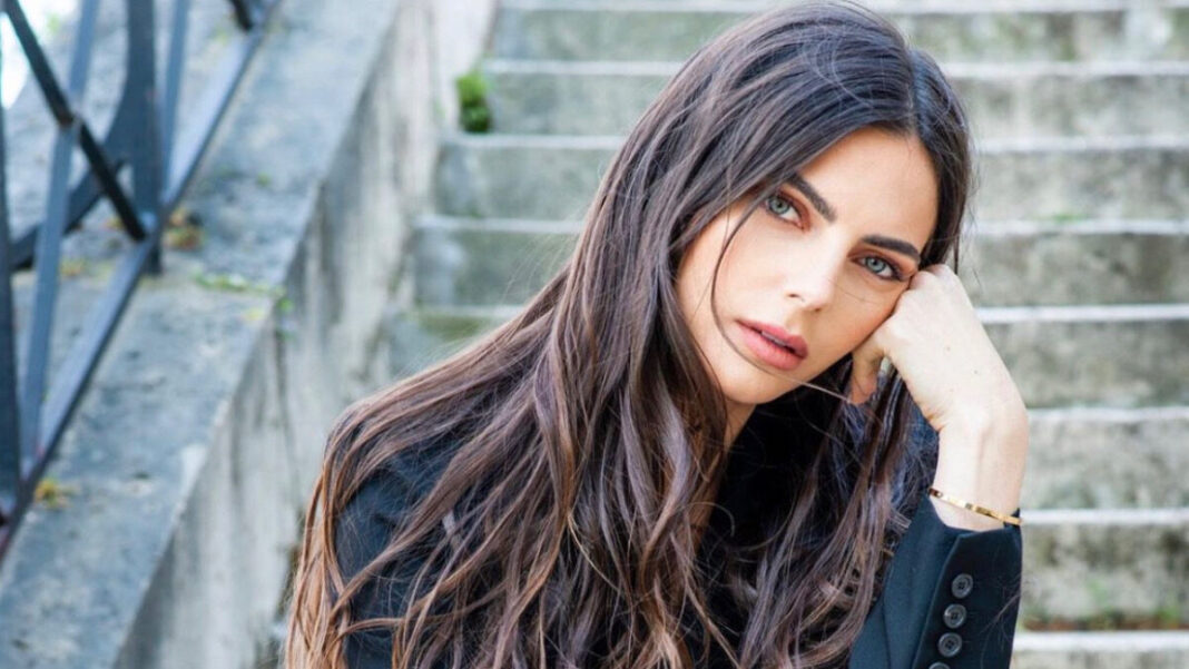 Vogue's Controversial Cover Featuring Kelly Piquet Sparks Debate Among ...