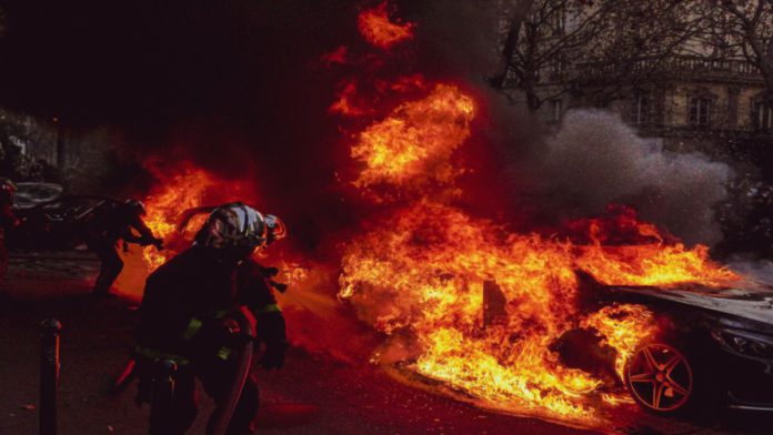 60 Vehicles Ruined by Gigantic Fire in Perth's Pickles Auction Yard ...