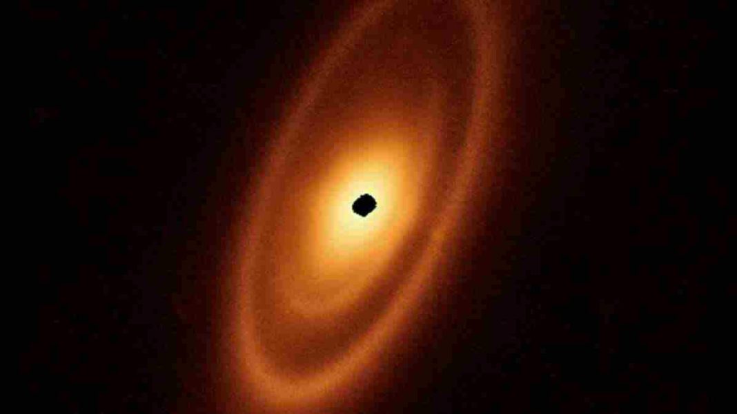 NASA's JWST Discover Complex Debris Disks Around Nearby Star Fomalhaut ...