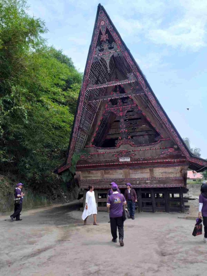 The Mystic of the Indonesian Traditional Batak House — Transcontinental ...