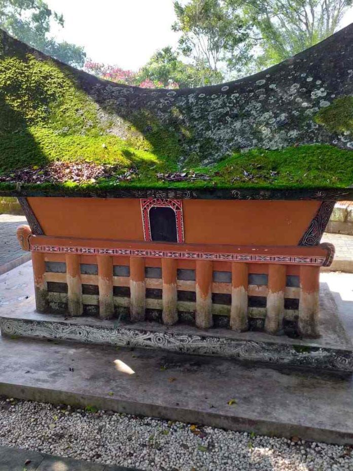 The Mystic of the Indonesian Traditional Batak House — Transcontinental ...