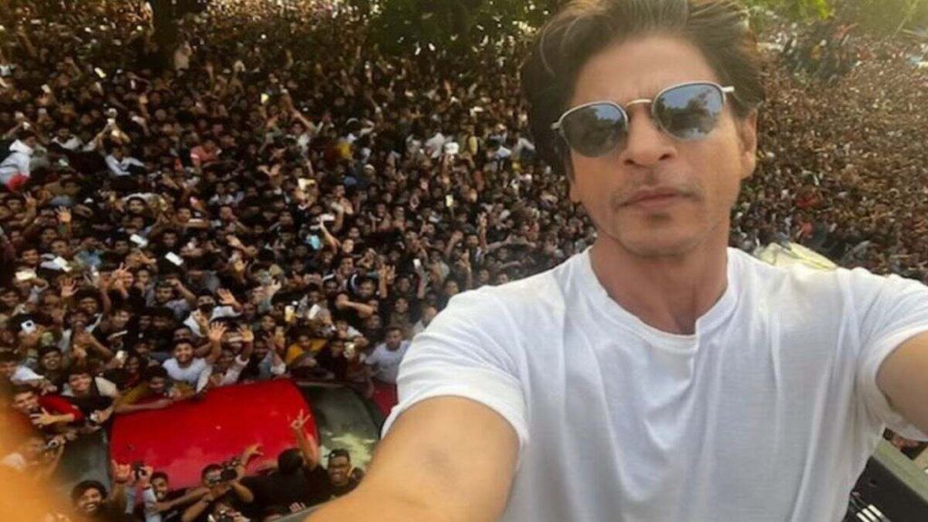 Shah Rukh Khan's Mumbai Comeback Displays His Radiant Health, after ...