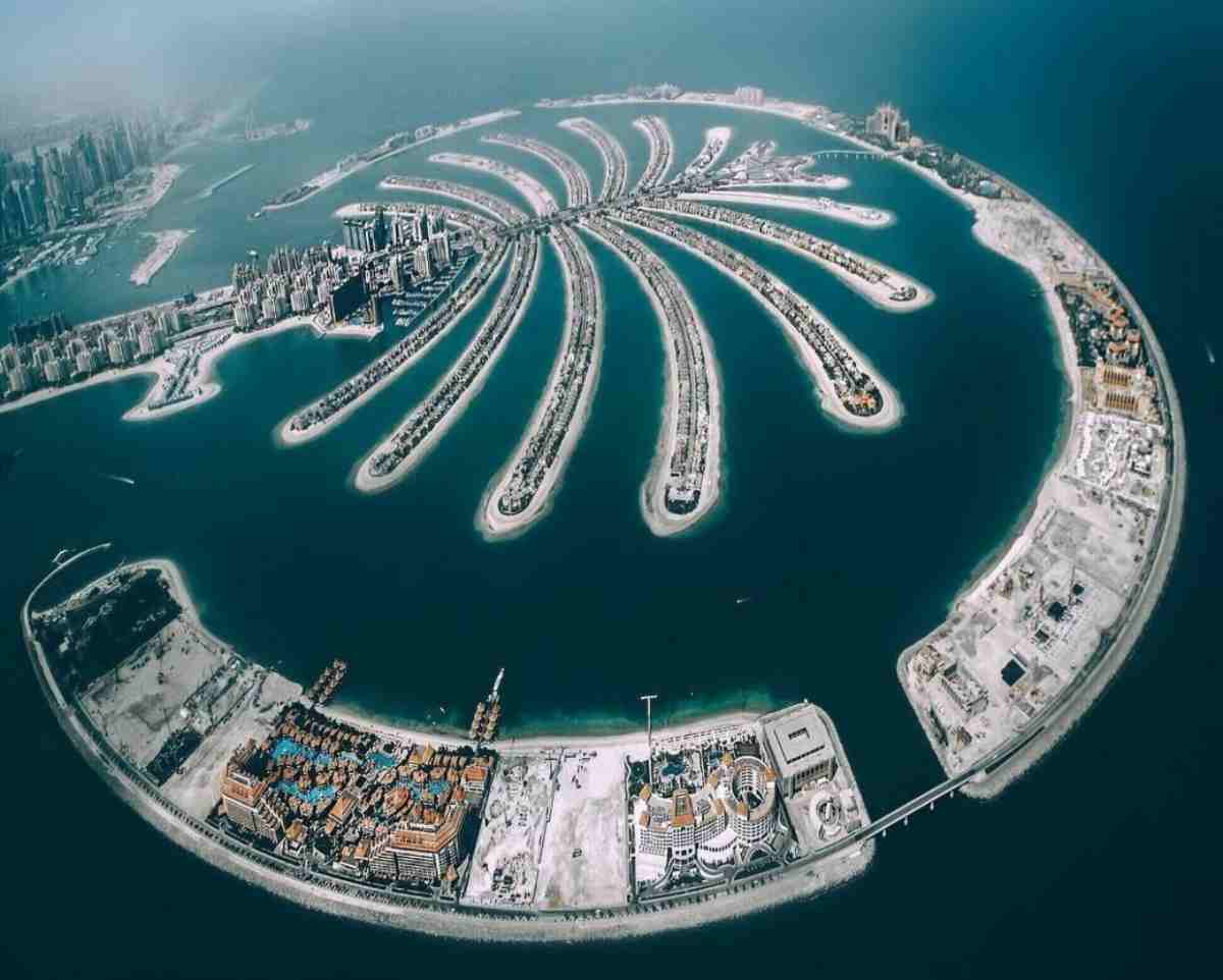 Dubai's Artificial Islands: Where Luxury and Ingenuity Collide ...